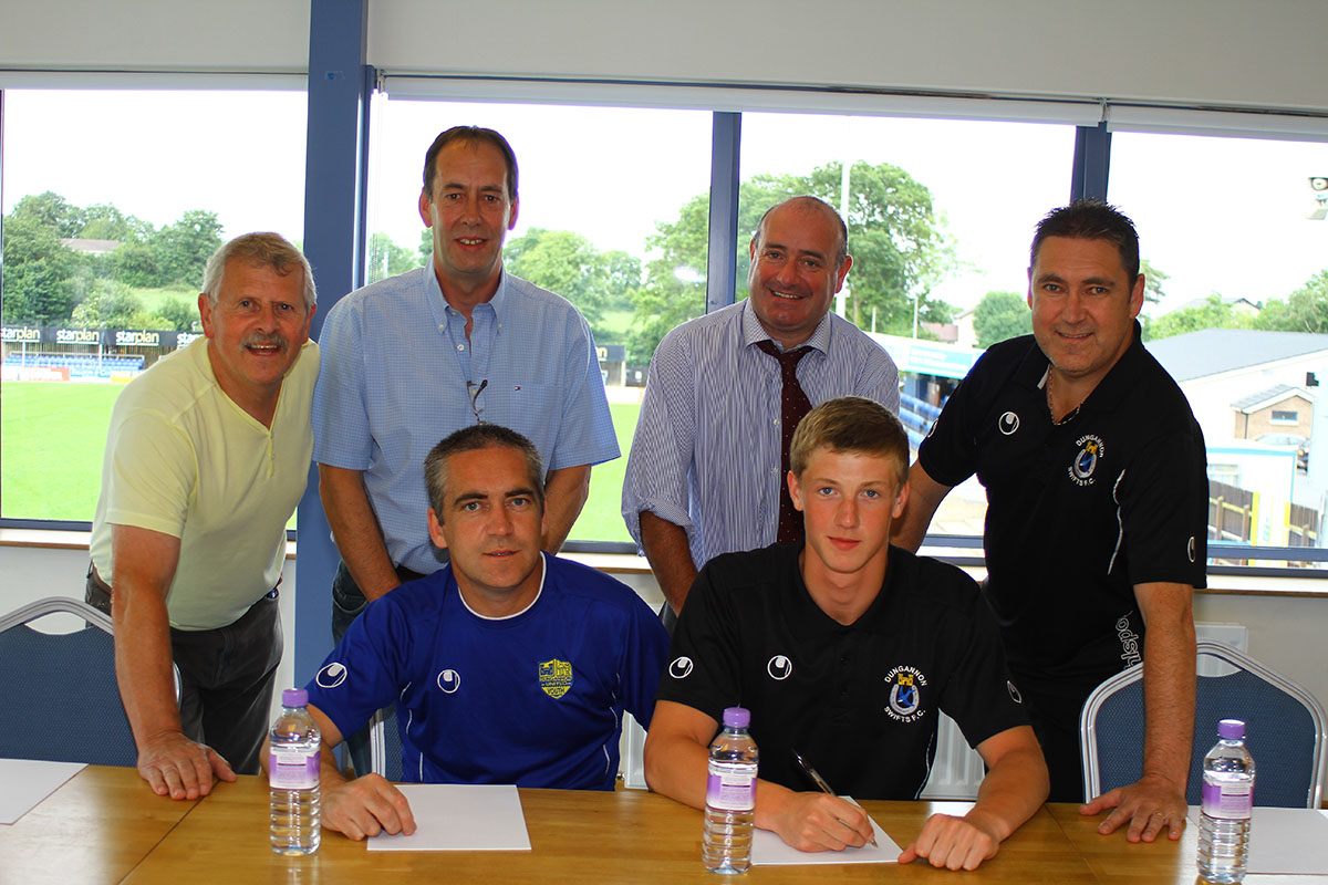 16 year old Ben Hall signs for Motherwell FC – Dungannon Swifts FC 16 year old Ben Hall signs for Motherwell FC – Dungannon Swifts FC